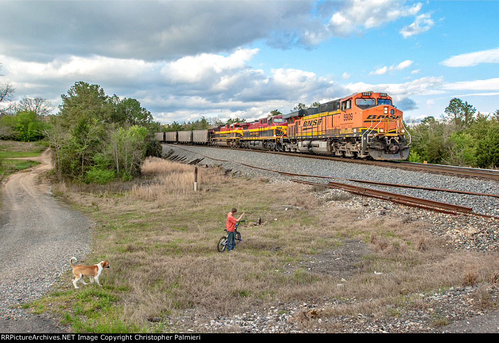 BNSF 5909 Leads KCS CKCSH24